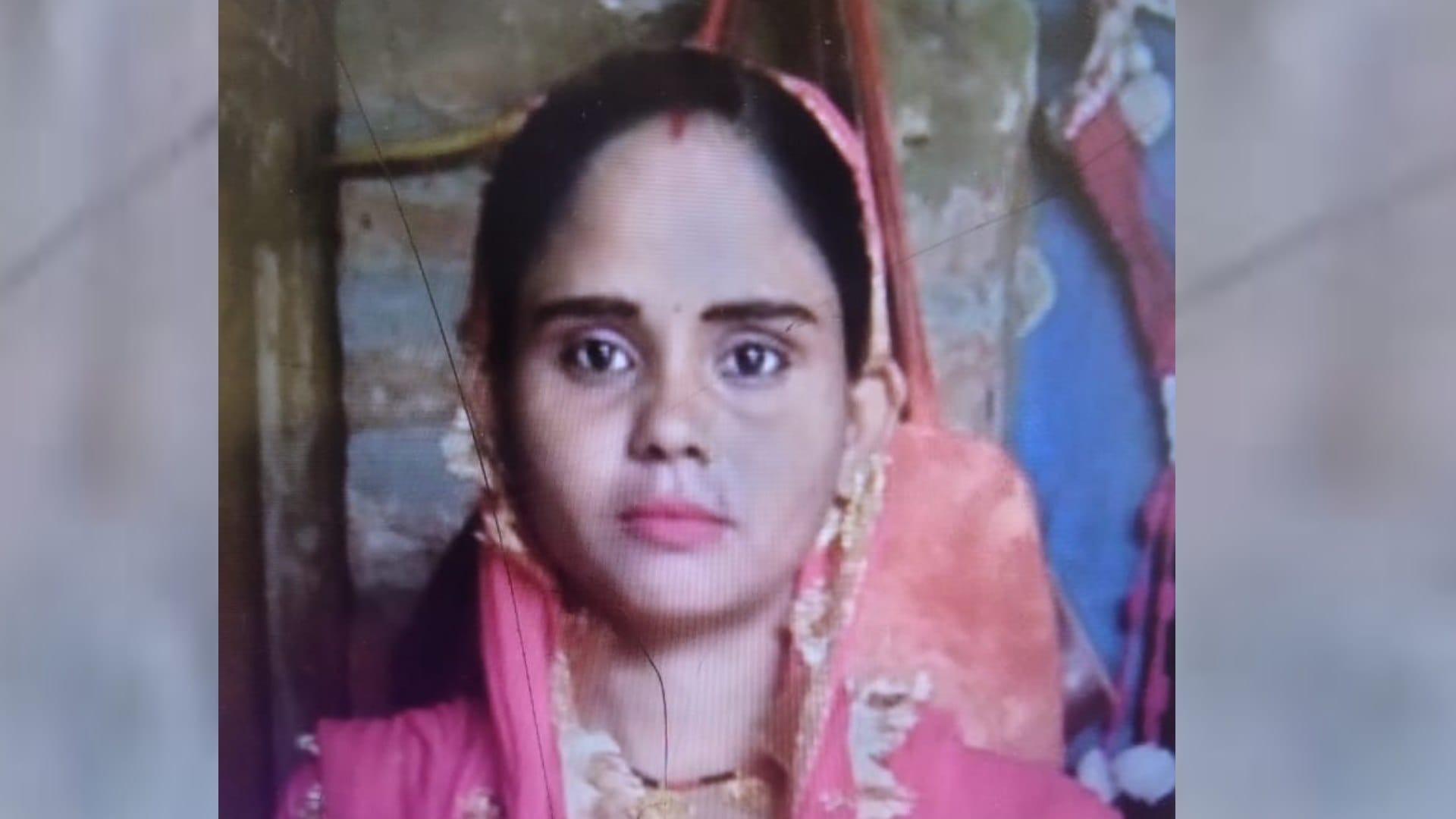 Bahraich:दहेज हत्या के आरोप में कब्र से निकाला गया महिला का शव ...