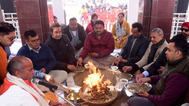 Aligarh Numaish:नुमाइश का हुआ पूजन, आधी-अधूरी तैयारियों के बीच मंत्री ...