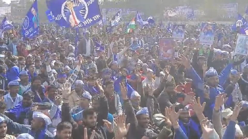 Up:शंकराचार्य अविमुक्तेश्वरानंद के समर्थन में आए नगीना सांसद चंद्रशेखर ...