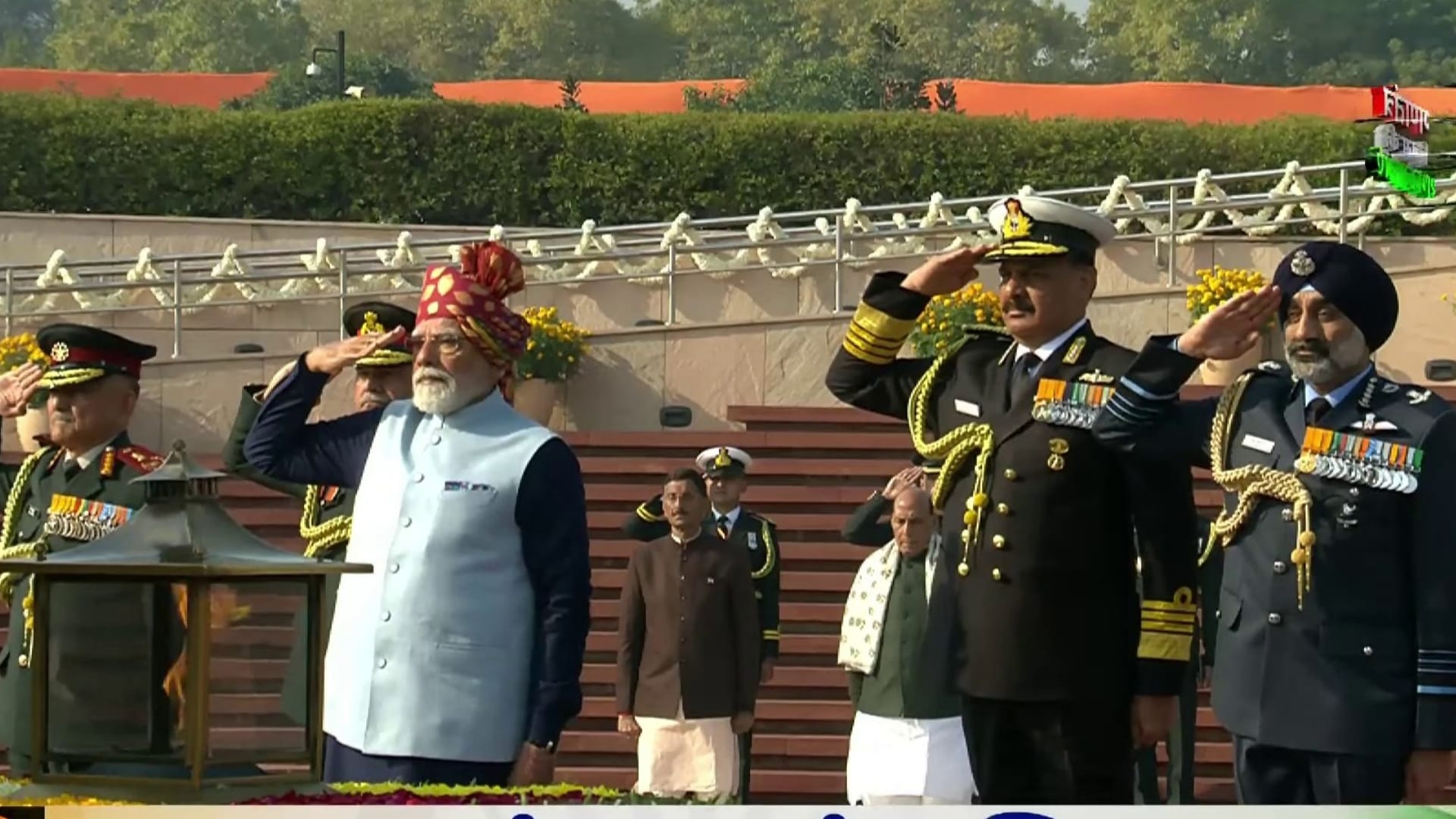 Pm Modi Republic Day Look:गणतंत्र दिवस पर पीएम मोदी का पहला लुक, बंधेज ...