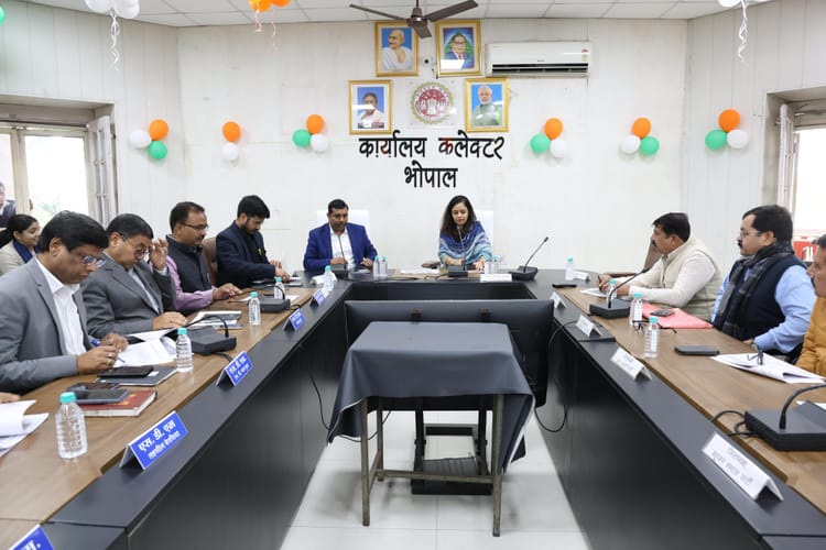 Bhopal News: sir में फर्जी आपत्तियों का खुलासा, एक व्यक्ति के नाम से 7 ...
