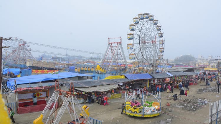 Aligarh Exhibition:चक्कर आने पर झूले से गिरकर घायल हुआ था मोईन, नुमाइश ...