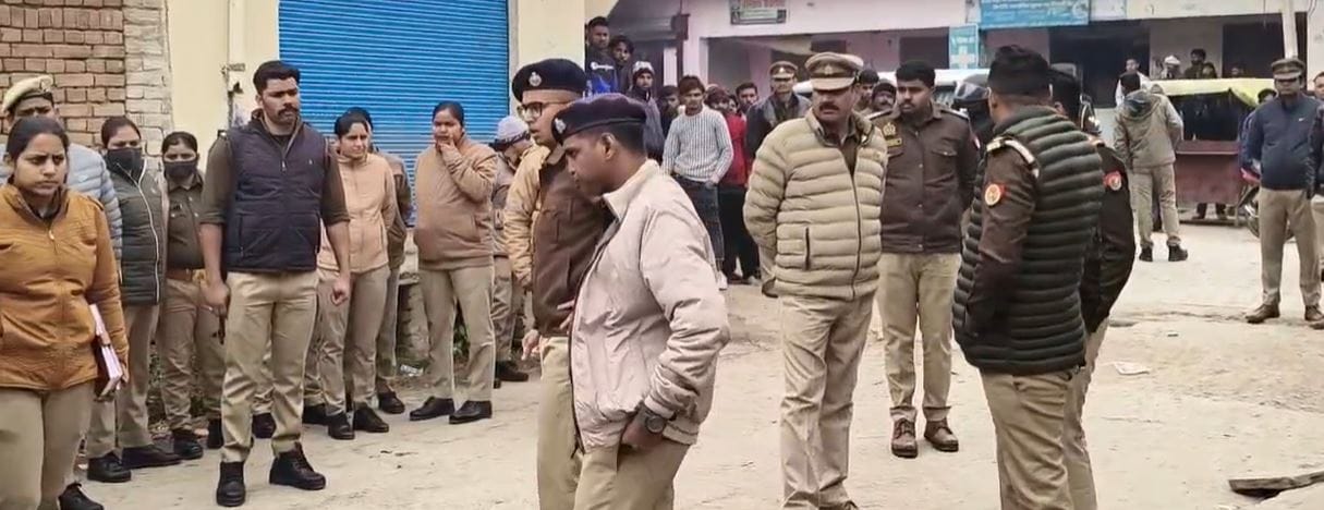 Agra:रोहता में खून से लथपथ मिली महिला की लाश, हत्या की आशंका; पुलिस ...