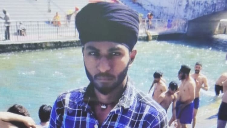मोगा में हाईटेंशन तार की चपेट में आया युवक:करंट से मौत, घर के ऊपर से ...