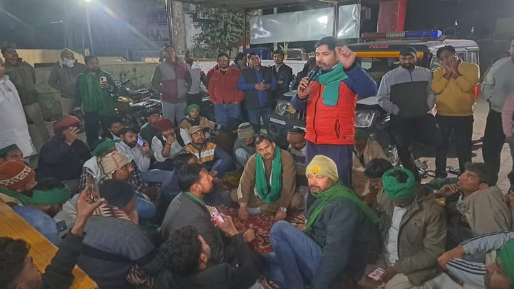 Hapur:पटाखों जैसी आवाज निकालती बुलेट सीज, भाकियू टिकैत के कार्यकर्ताओं ...