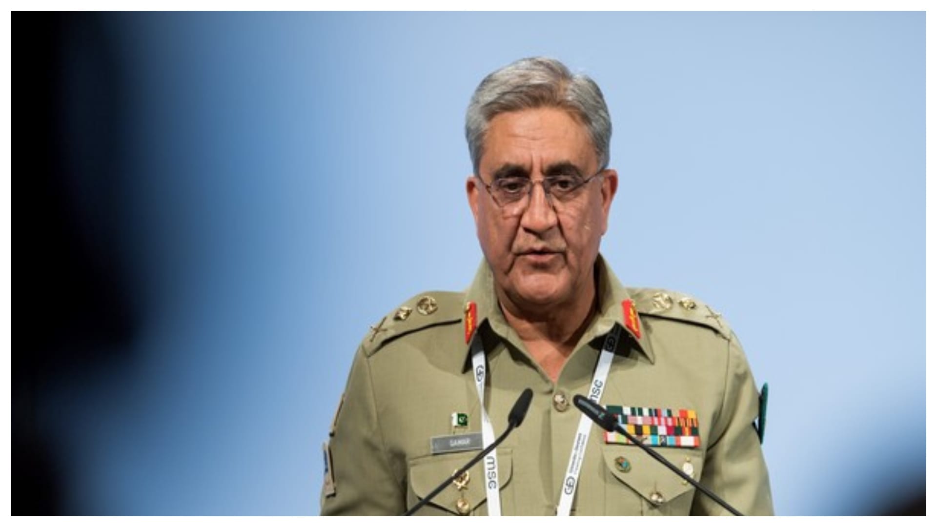 Pakistan:पाकिस्तानी सेना के पूर्व चीफ बाजवा आईसीयू में भर्ती; फिसलकर ...