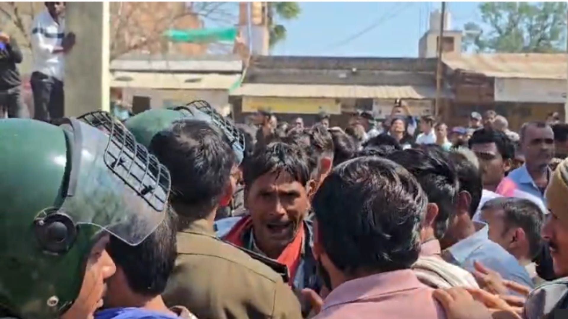 Chhatarpur News:पुलिस हिरासत में मौत के मामले ने पकड़ा तूल, नाराज ...