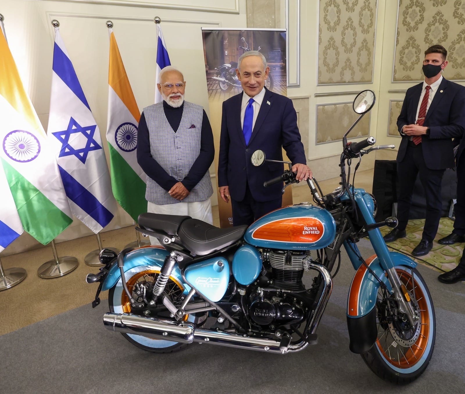 Bike:इस्राइल में दिखा 'मेड इन इंडिया' का जलवा, पीएम मोदी और नेतन्याहू ...