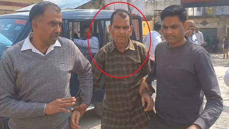 रामपुर:15 हजार की रिश्वत लेते अमीन रंगे हाथ गिरफ्तार, एंटी करप्शन टीम ...