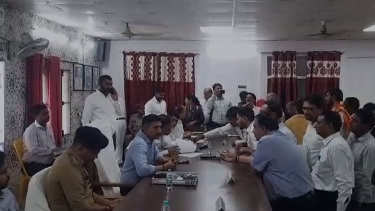 Lucknow:पानी की टंकी तीन महीने से बंद, डीएम ने जल निगम के जेई, एई और ...