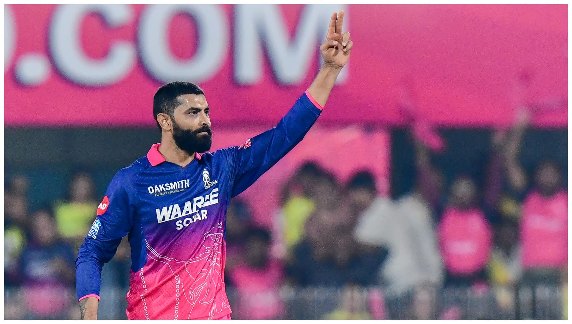 Csk Vs Rr:'मुझ पर गुलाबी जर्सी अच्छी लगती है', सीएसके को एक ही ओवर में ...