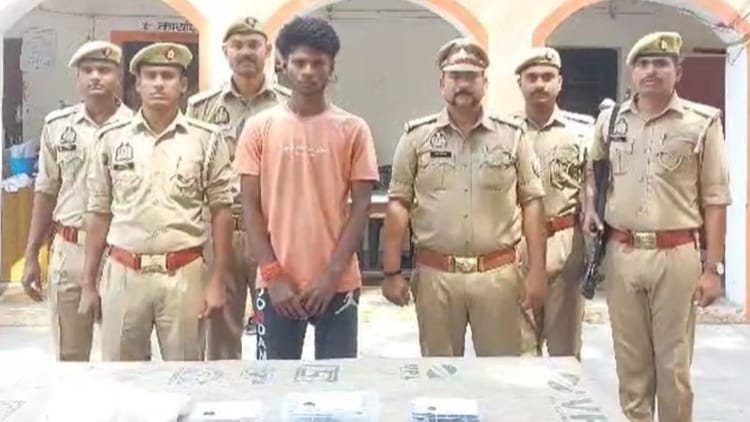 Ballia News:25 हजार का इनामी गिरफ्तार, घर में घुसकर किया था लूटपाट ...