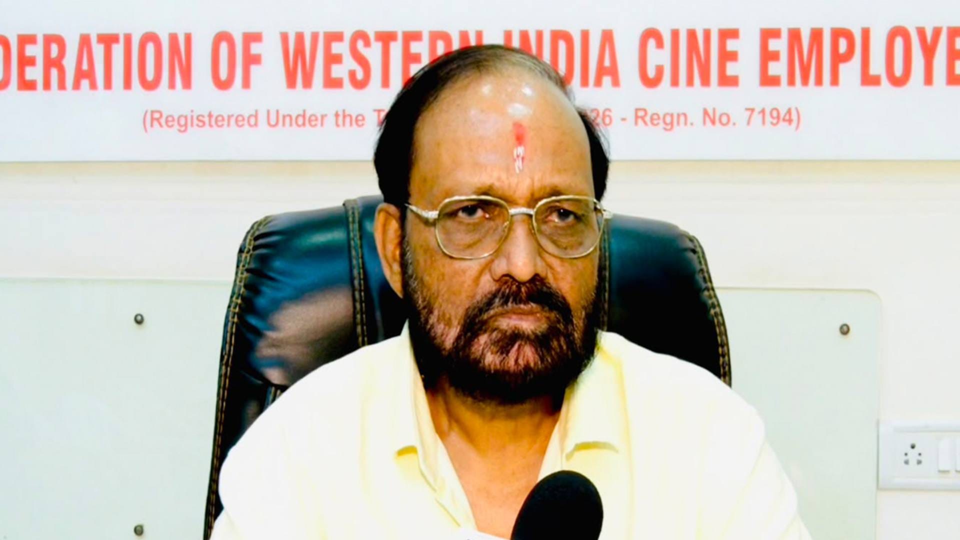 तो लोग सड़कों पर आ जाएंगे'; Fwice चीफ ने बॉलीवुड में कैमरा के पीछे काम ...