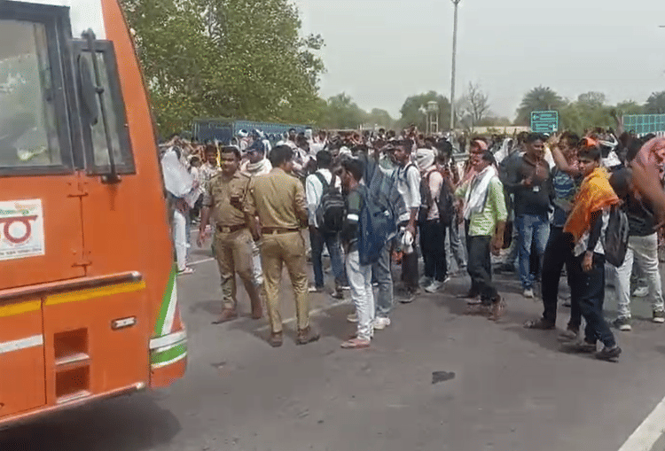Up:कानपुर में Ssc Gd पेपर लीक होने का आरोप; भड़के अभ्यर्थियों ने ...