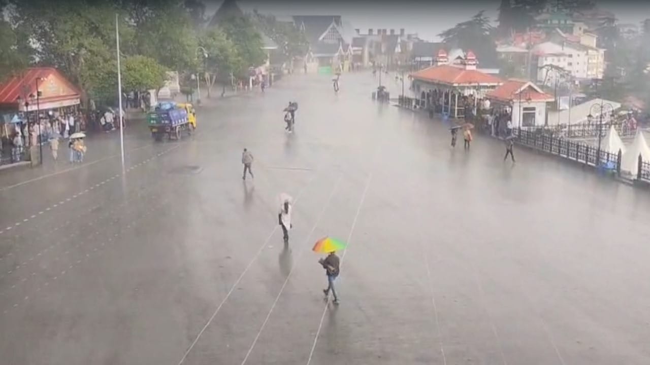 Himachal Weather:शिमला में झमाझम बारिश, जून में भी चोटियों पर बर्फबारी ...