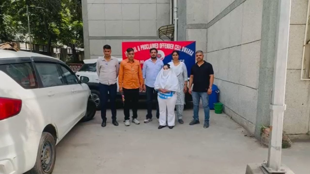 Delhi News:अदालत से भगोड़ा घोषित महिला नाम बदलकर कर रही थी नौकरी, पुलिस ...