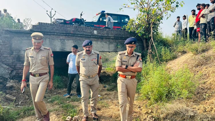Muzaffarangar:रजबहे के नीचे मिला अधजला शव, हत्या के बाद जलाने की आशंका ...