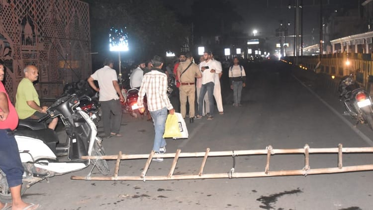 Moradabad:बिजलीघर पर गिरी बिजली, 12 हजार घरों में 24 घंटे रहा संकट ...