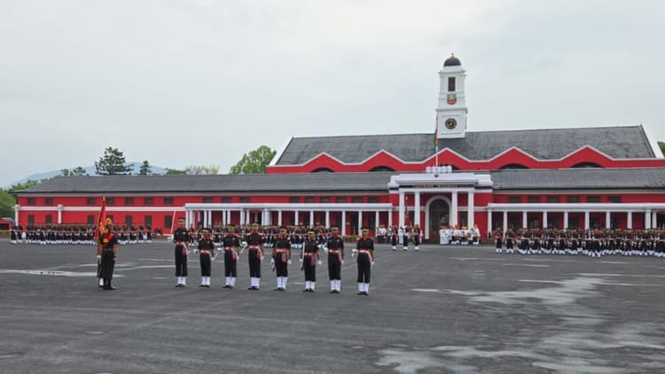 Dehradun Ima:नया इतिहास, देश को पहली बार आईएमए से मिलीं नौ महिला सैन्य ...