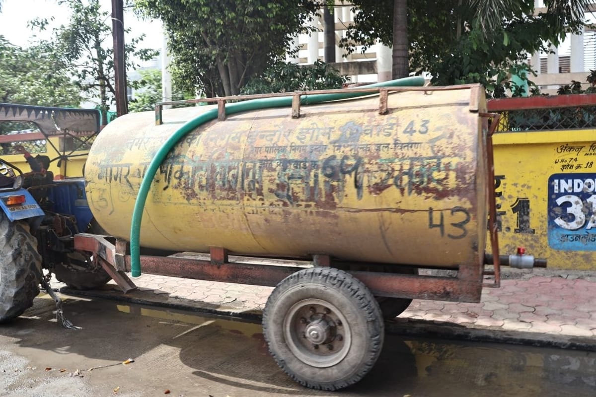 Indore News:शहर की सड़कों पर "काल" बनकर दौड़ रहे निगम के टैंकर, आरटीओ ...