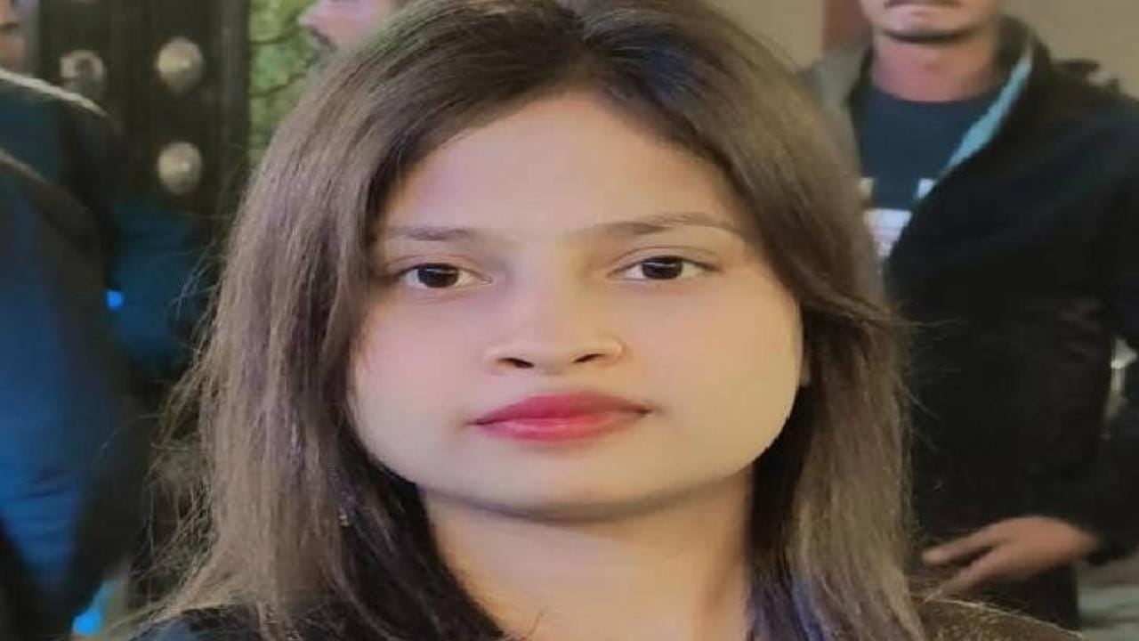 Jhansi: Young Woman Working For A Telecom Company Takes Her Own Life ...