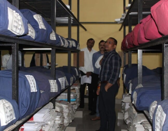 Dm Angry Due To Disorder Found In Sdm Office - Bijnor News - Bijnor News:एसडीएम कार्यालय में ...