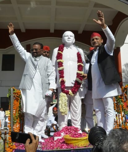 Lucknow News:जिले में कांशीराम की पहली प्रतिमा का अनावरण - Unveiling ...