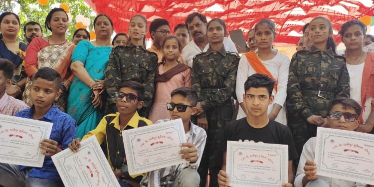 Gonda News:स्कूलों में प्रवेश उत्सव व वार्षिकोत्सव की धूम - Entry Festival And Anniversary ...