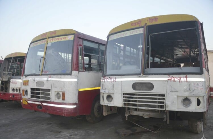 Budaun News:परिवहन निगम की 23 खटारा बसें नीलाम, तीन और होंगी - 23 ...