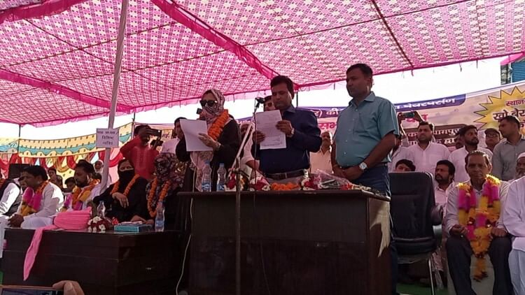 Shercot Chairperson Took The Oath Of Office And Secrecy - Bijnor News - Bijnor News:धामपुर ...