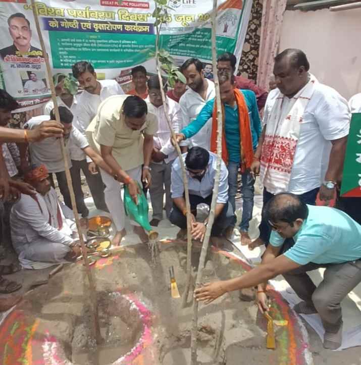 Envirenment Day Celebrated - Kushinagar News - Kushinagar News:पौधरोपण ...