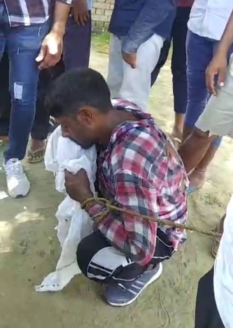 Youth Caught Trying To Steal In Anganwadi Center Tied His Hand And Beaten With Slippers ...