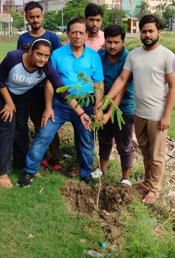Tree Plantation - Gorakhpur News - Gorakhpur News:बीआईटी ने पौधरोपड़ कर ...
