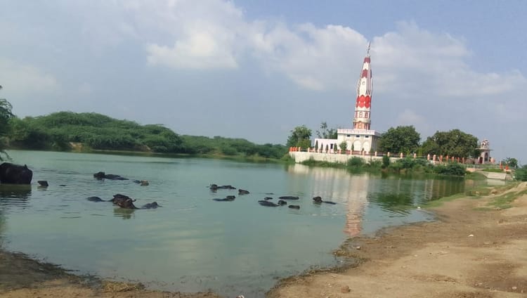 Village Samaspur's Johad Is Waiting For Construction Of Pucca Ghat And ...