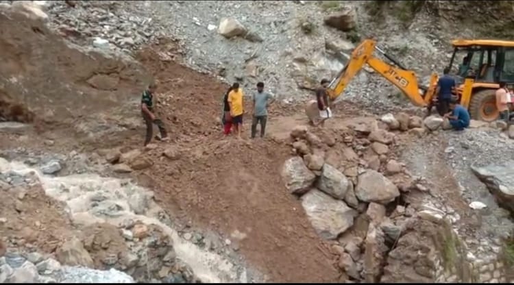 Thal-munsiyari Road Opened After 12 Hours - Pithoragarh News ...