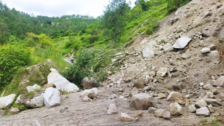 Valmara-saraikhet Road Block In Almora - Almora News - Almora News ...