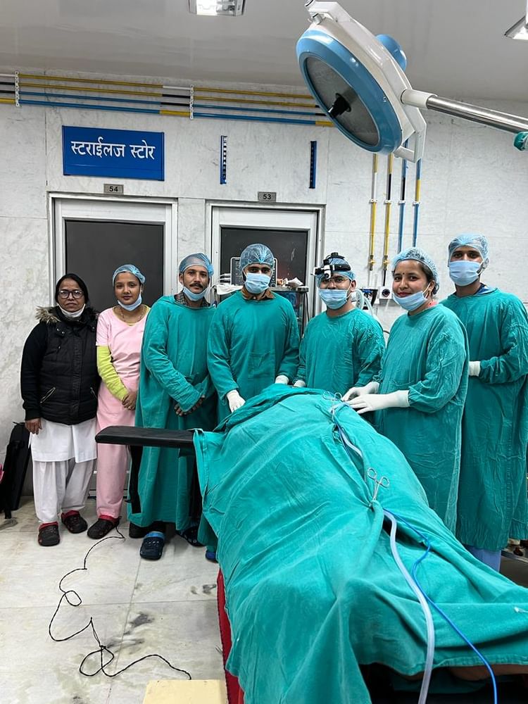 Operation In Almora Hospital - Almora News - Almora News:सीमित संसाधनों ...