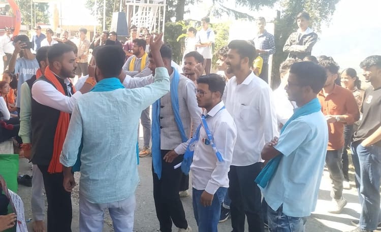 Protest In Ssj Campus Almora - Almora News - Almora News:एनएसयूआई और ...