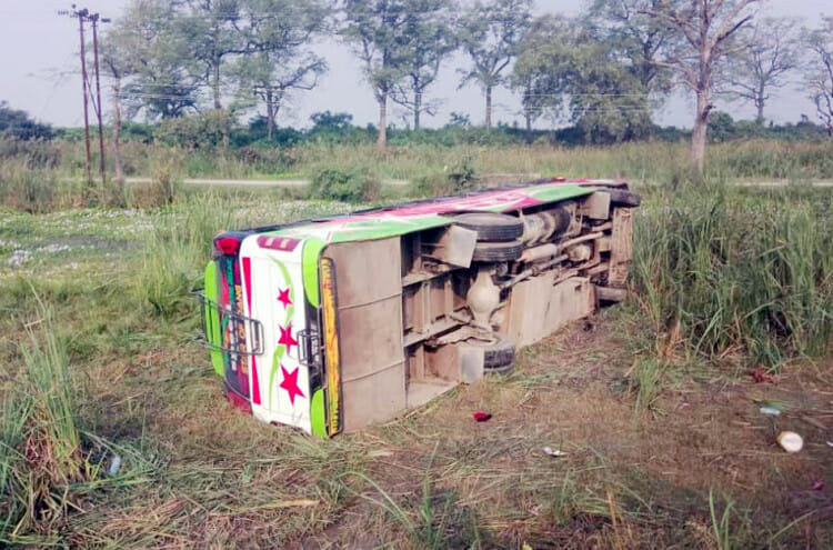 Driver Dozed Off, Bus Full Of Passengers Overturned On Roadside ...