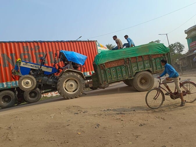 Dangerous Stunt Of Overloaded Tractor-trolleys On The Road - Lakhimpur ...