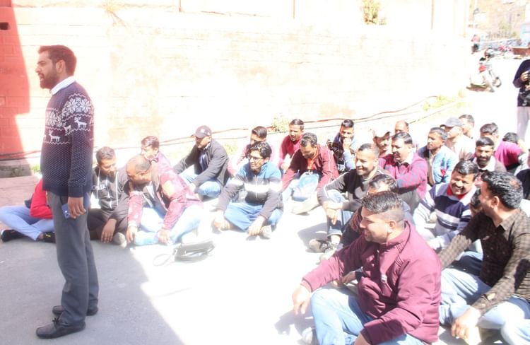 Labor Union Demonstration In Nhpc Chamera 2 - Chamba News - Chamba News ...