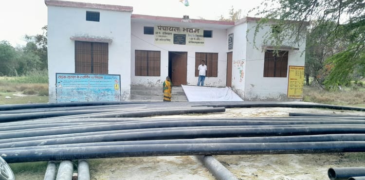 Jal Nigam Converted Panchayat Building Into Warehouse - Ayodhya News ...