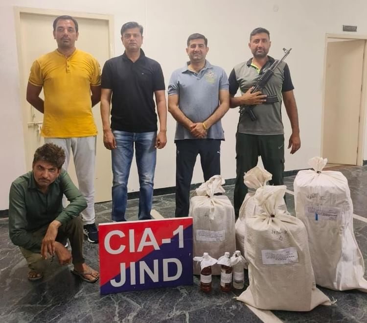 Person Arrested With 108 Bottles Of Liquor - Jind News - Jind News:108 बोतल शराब के साथ व्यक्ति ...