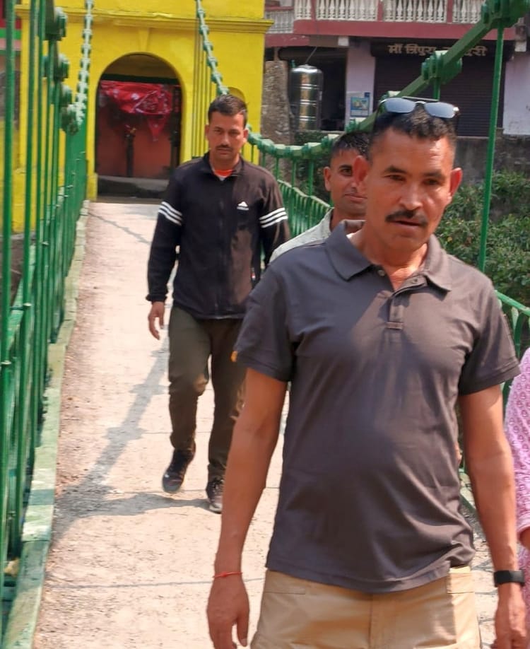 The Opening Of The Suspension Bridge Increased The Hustle And Bustle In ...