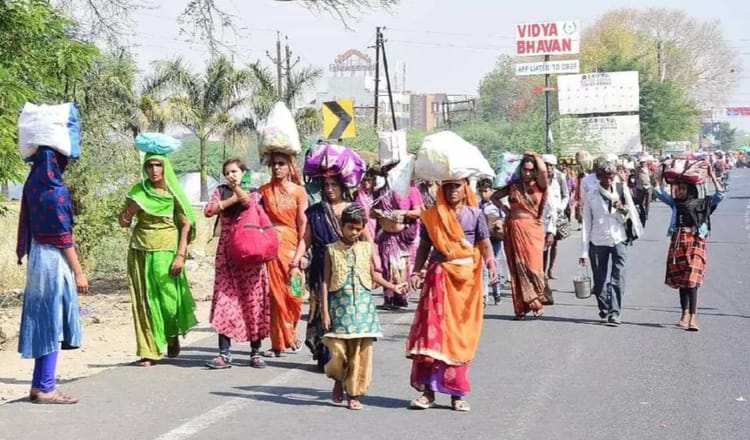 पंचक्रोशी यात्रा:बाबा विश्वनाथ के पूजन से शुरुआत, भक्तों ने कंदवा में ...