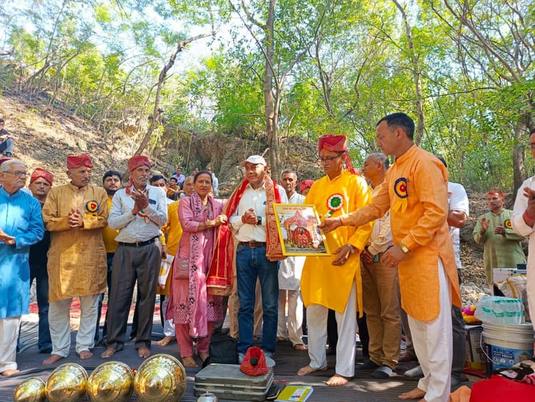 Arki's Famous Bania Devi Fair Celebrated With Pomp - Solan News - Solan News:मां के मंदिर में ...