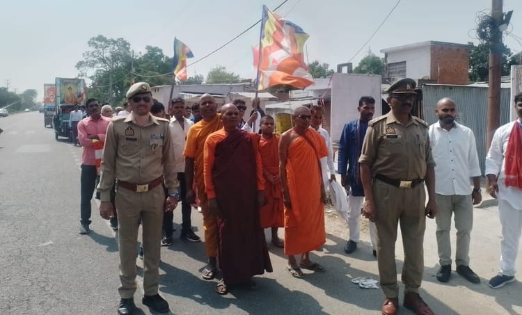 Prabhat Pheri Taken Out On Buddha Purnima - Lucknow News - Lucknow News ...