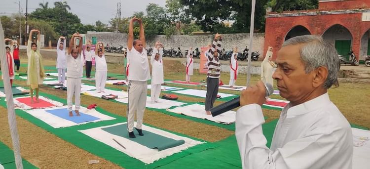 Group Yoga Practice Will Be Held Today In Gf College Grounds ...