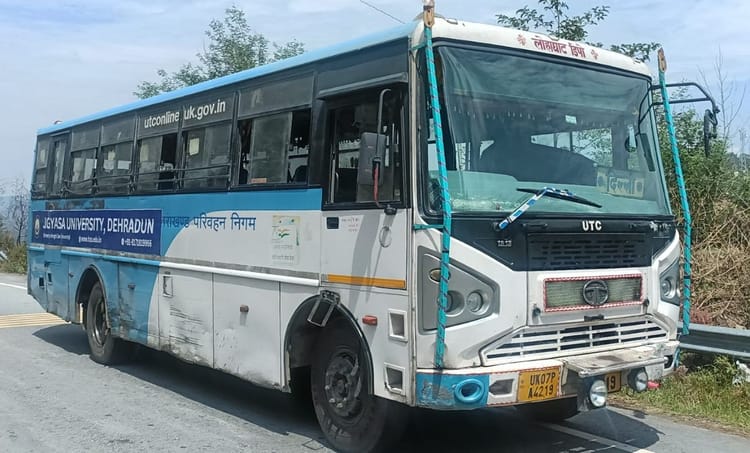 The Bus Bound For Delhi Broke Down On The Way. - Champawat News ...