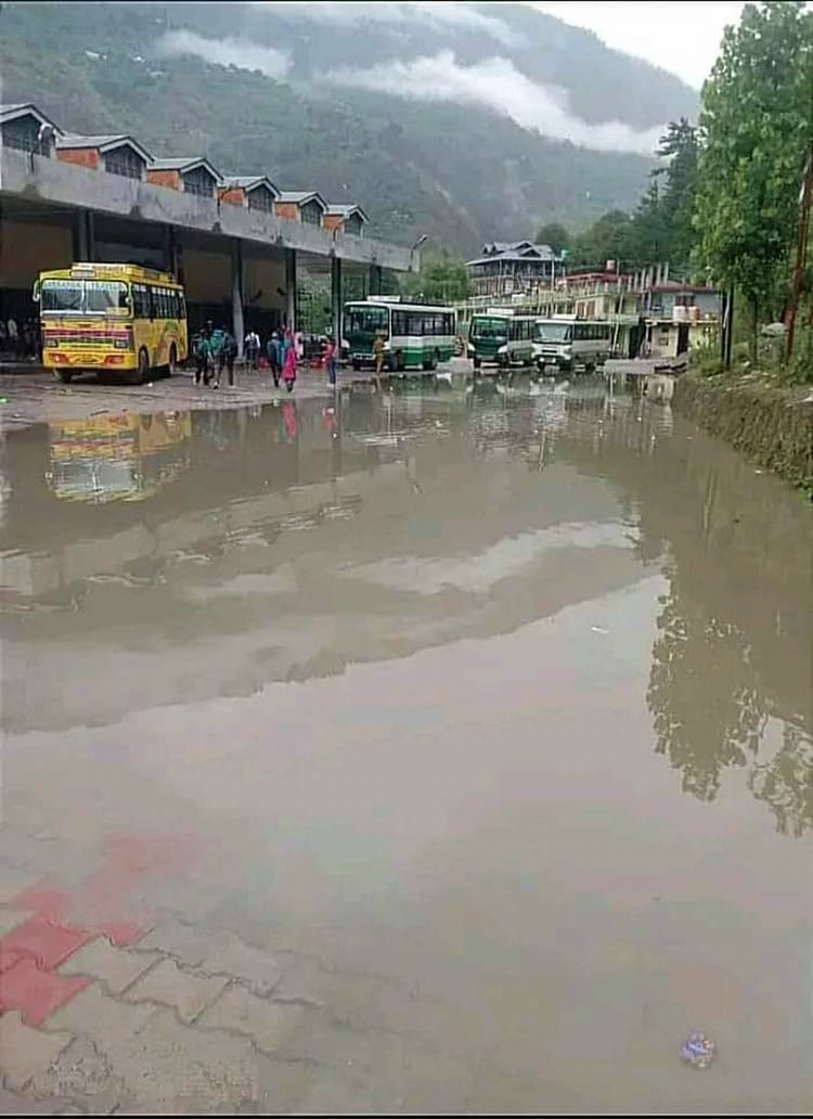 Banjar Bus Stand Complex Becomes Pond - Kullu News - Kullu News:बंजार ...